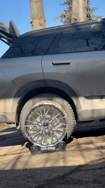 JAECOO J7 на примерке дисков в 19-ом диаметре