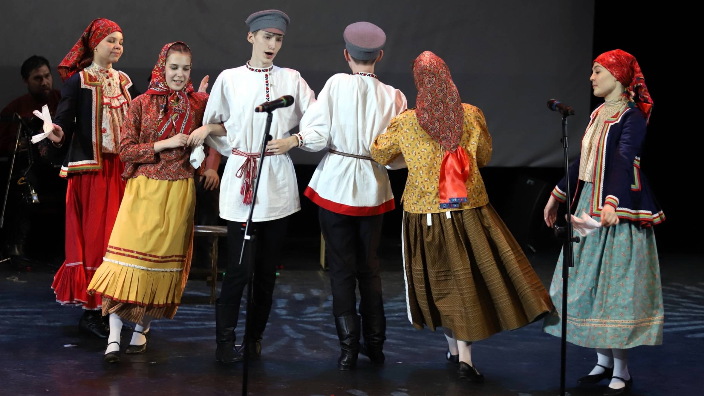 Юбилей ФА "Радуга" Старшая группа. Кадриль с. Страхово Заокского р-на Тульской обл.