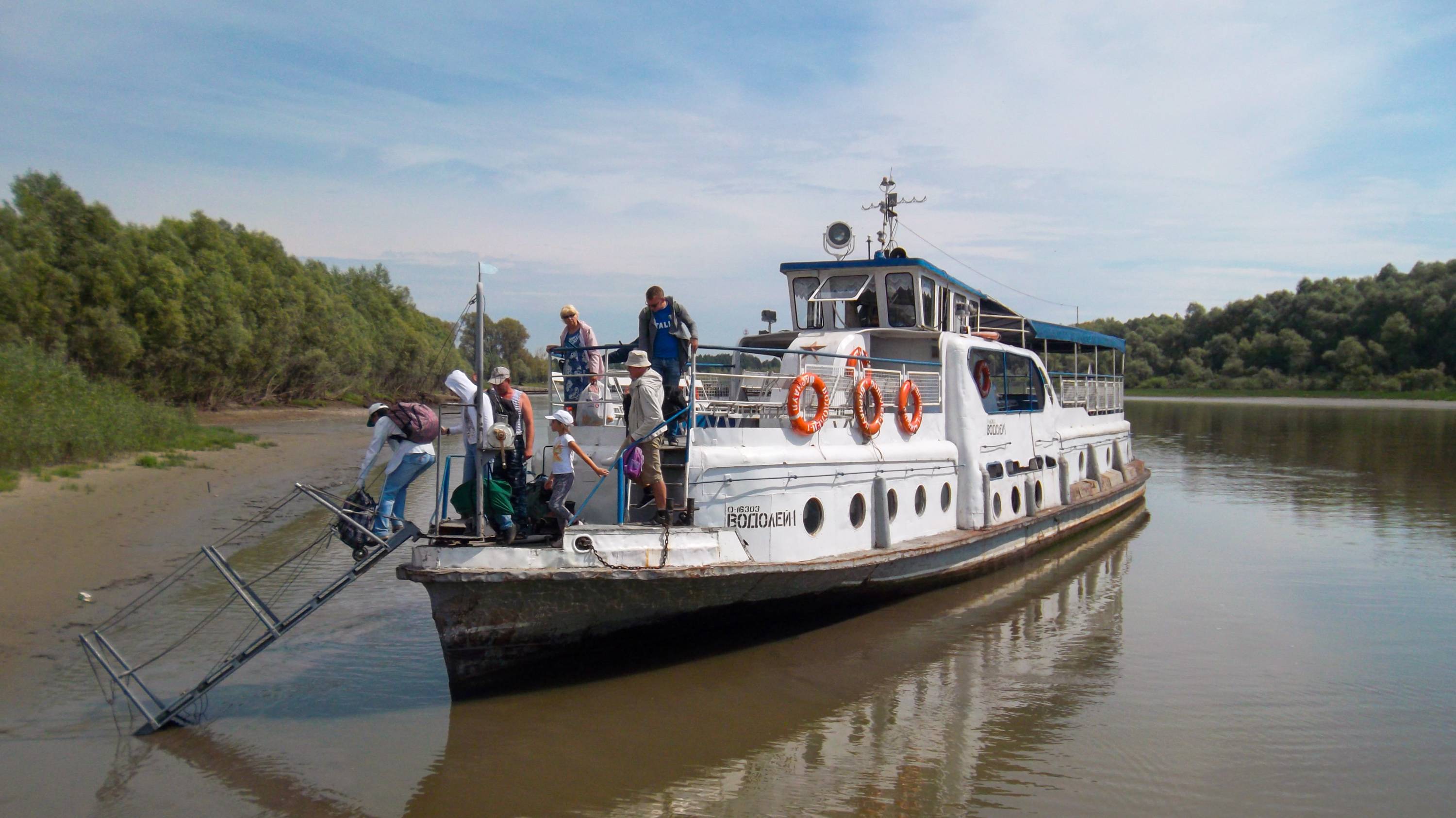 Теплоход Москвич (ПТ-47) (Водолей-1)