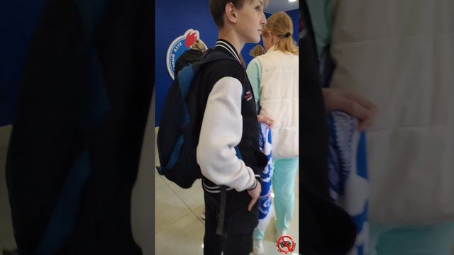 мы болеем за Факел: автограф - сессия с Александром Беленовым и Виталием Гудиевым