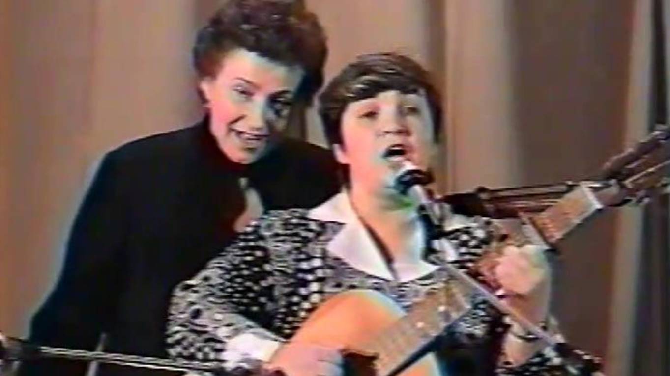 "Я пью остатки лета", автор - Вера Журба. Поют Вера Журба и Надежда Вдовкина