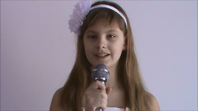 Мама, не грусти (муз. и сл. Л.Горцуевой, исполняет - Юлия Желонкина)