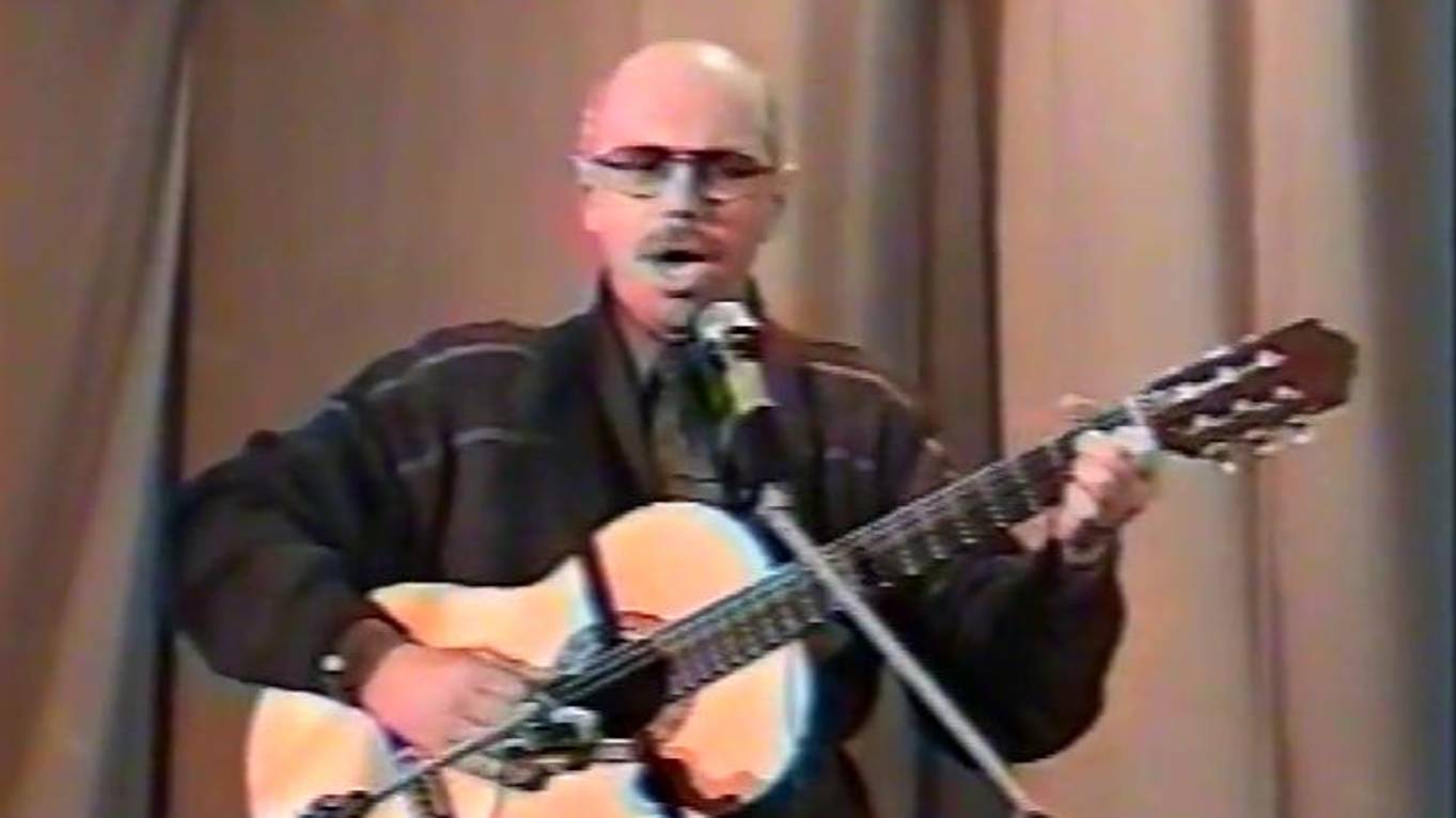 "Эй, цыган", автор - Вера Журба. Исполняет Сергей Филиппов