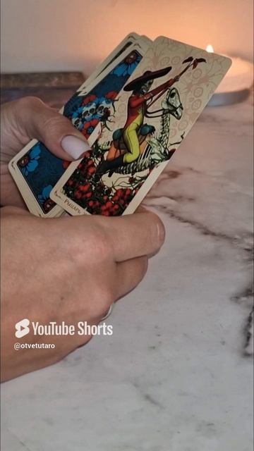 Кто извелся думая о Вас⁉️ #ответутаро #таросегодня #tarot #таро #чтоондумает