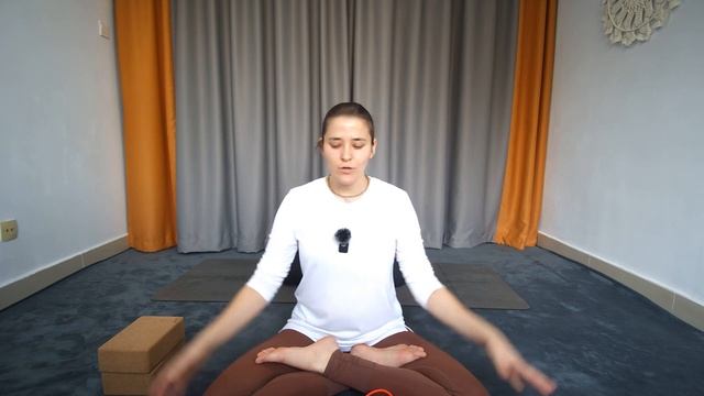 Ответы на вопросы подписчиков. Выпуск 1. Разминка перед инь-йогой. Вредно или полезно?