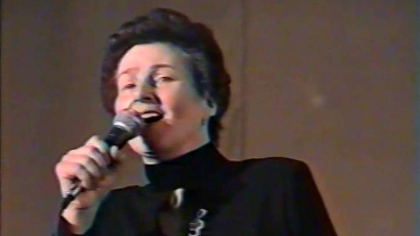 "Расставаться пора" или "Прощальный вальс. Слова Т. Рудыковской, музыка В. Журба. Поёт В. Журба