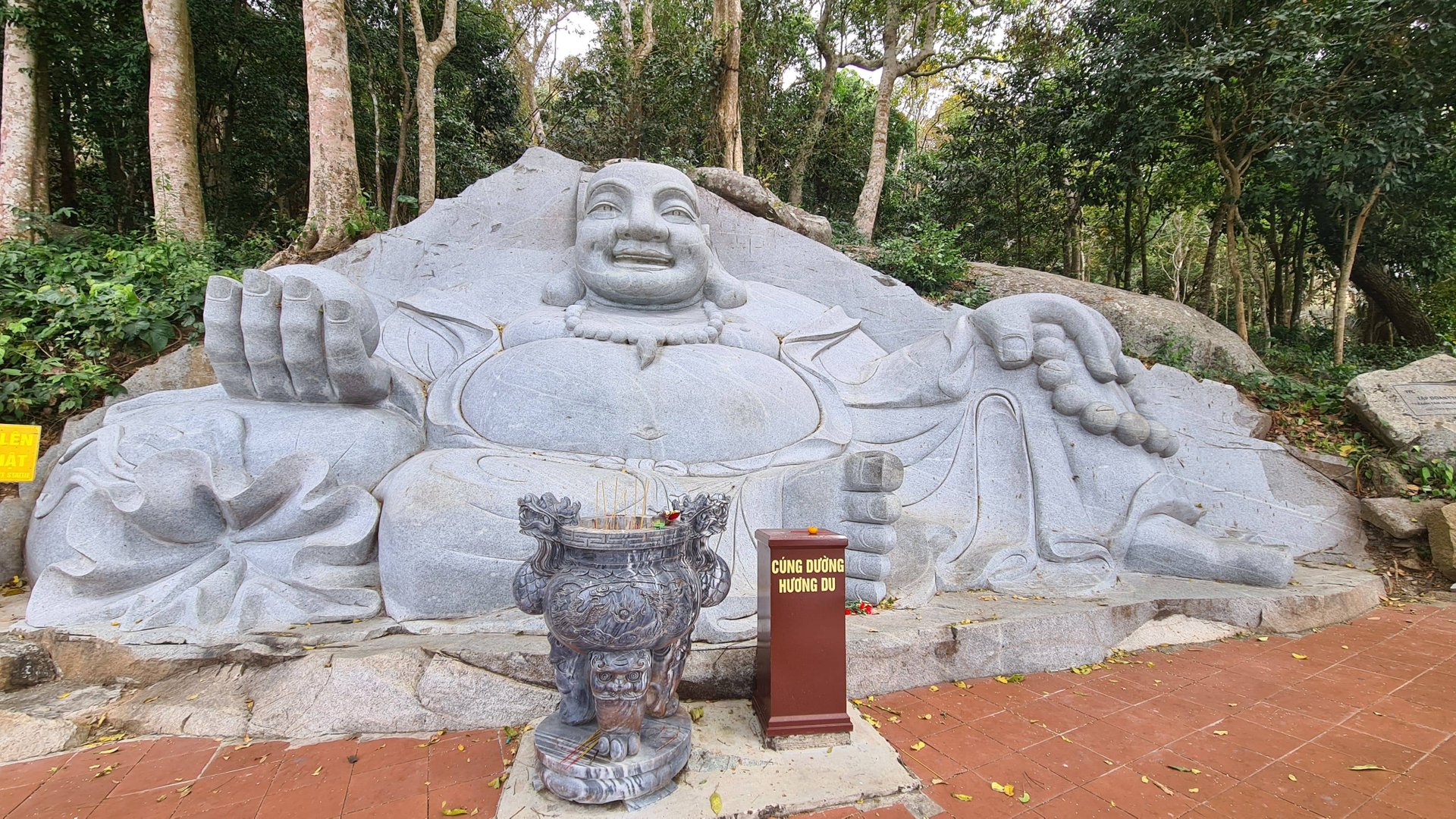 Вьетнам. Чамские башни, Храм Кита и гора Таку с мега статуей лежащего Будды. Стоит ли всё это того?