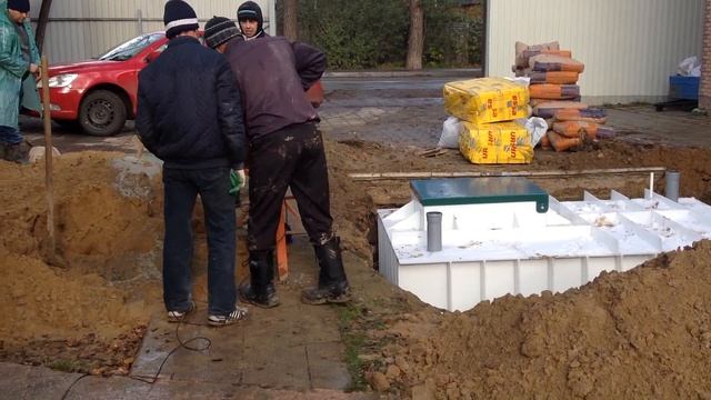 Установка пластикового погреба ТИТАН от производителя ООО "Экспоком"