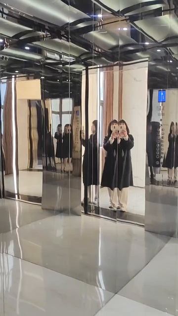 Отделка кабины. Вариант 10. Живое видео из выставочного зала на заводе.