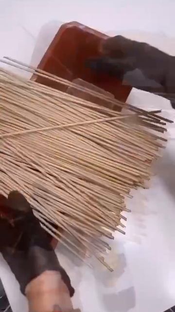 Подготовка бумажной лозы
Крутим, красим..