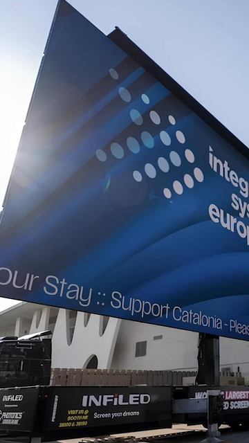 Самый большой OLED монитор в мире