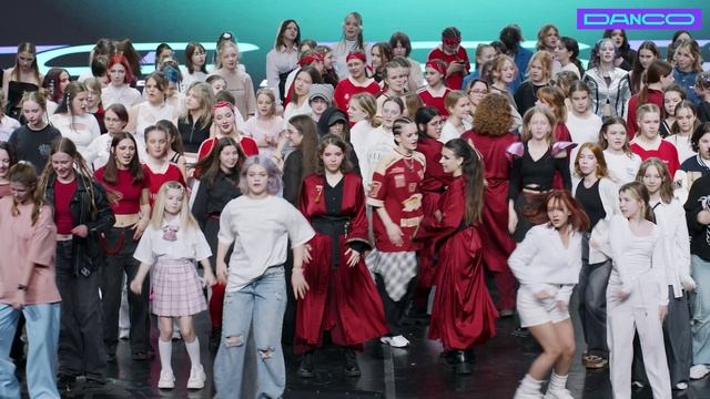 K-pop random dance, NO LIMIT DANCE CHAMP.