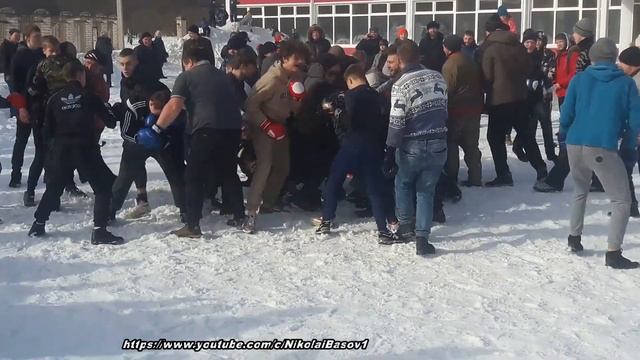 Русские забавы.Полная версия.Стенка на стенку и один на один..