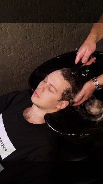 Мытье головы. Шампунь для волос FNX BARBER с кератином (SHORTS)