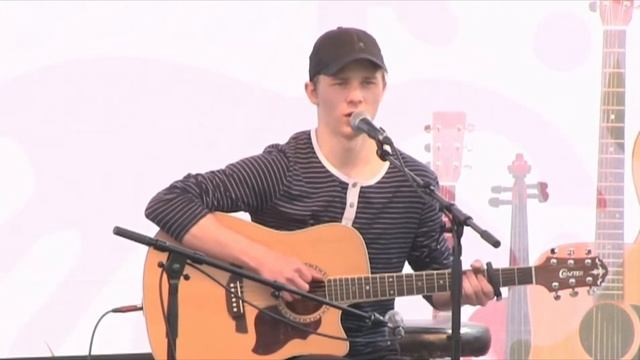 Никита Дорофеев - Она поет (Исп. - Андрей Арзамасцев)