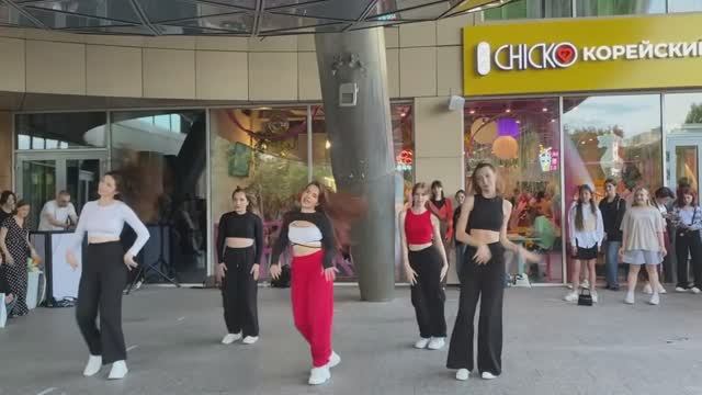 Послушайте веселую песню.   Исполнитель  дома 2 .   Илья Яббаров - Не женюсь....