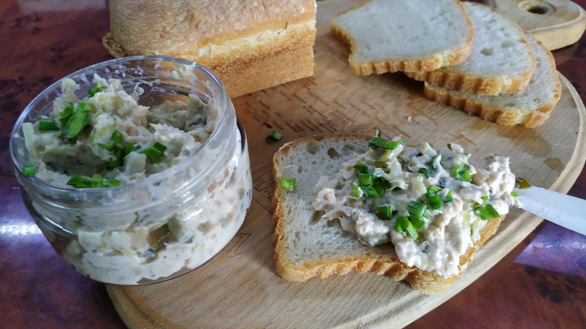 Вкусный и простой паштет из горбуши, творожного сыра и огурца: рецепт.