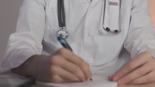 Почему онкологи используют  химию , а не натуральные средства Неожиданная правда от врача-онколога