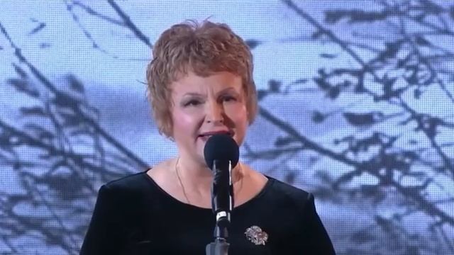 Марина Есипенко с песней Олега Митяева «В осеннем парке». Волгоград 10.03.2025 г.