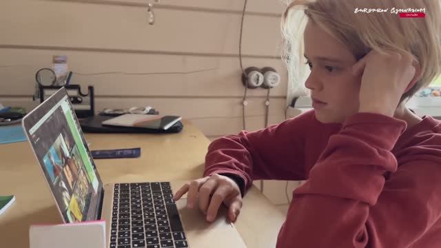 Фильм об онлайн-школе Европейской гимназии