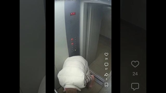 Неадекват зачем-то разгромил лифт