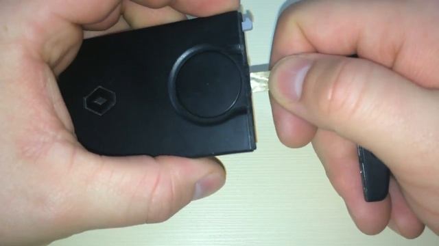 Замена батарейки ключа Рено