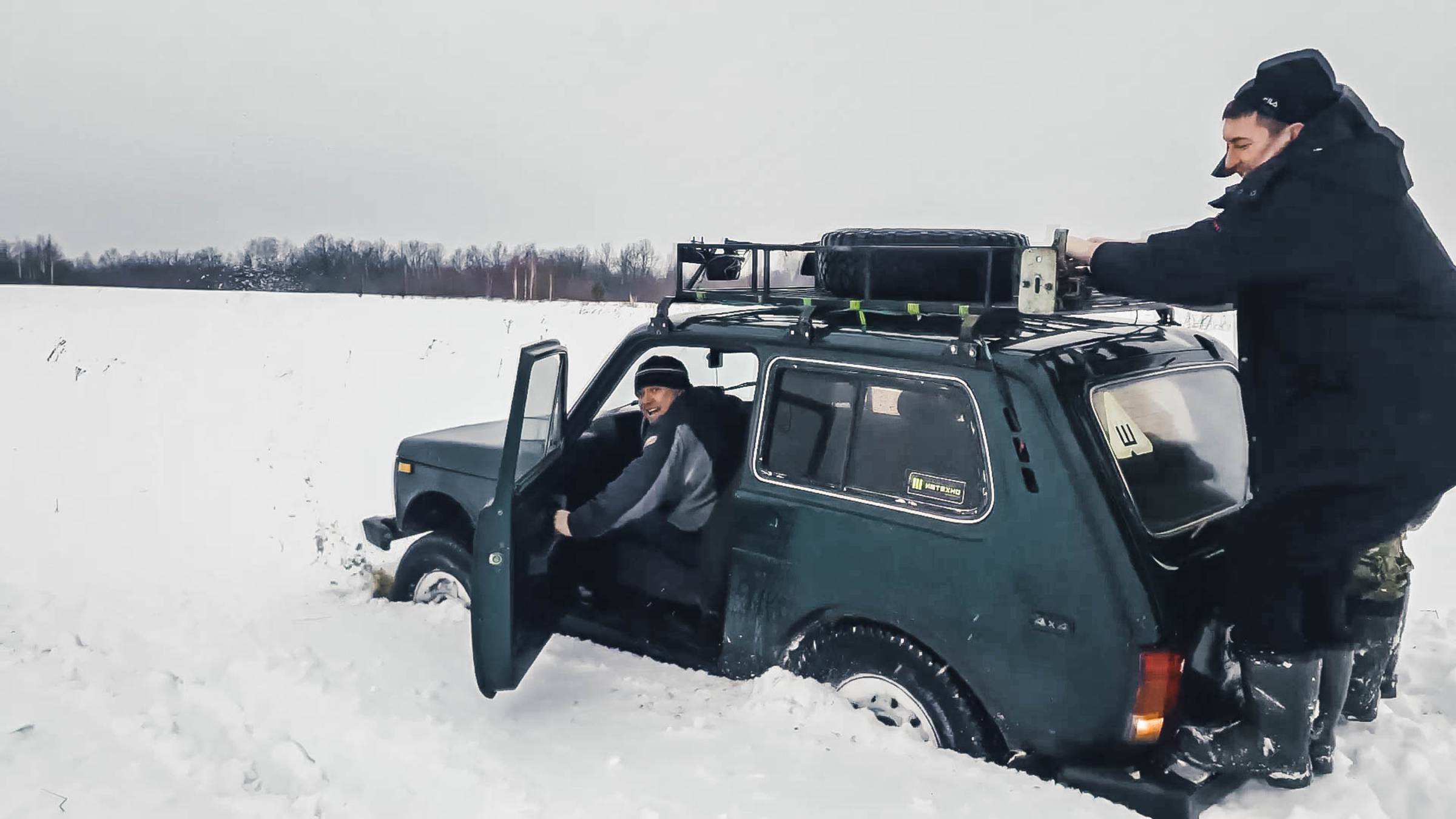 ДАСТЕР И НИВЫ ПОКАТУШКА В ПОЛЕ ПО МОКРОМУ СНЕГУ