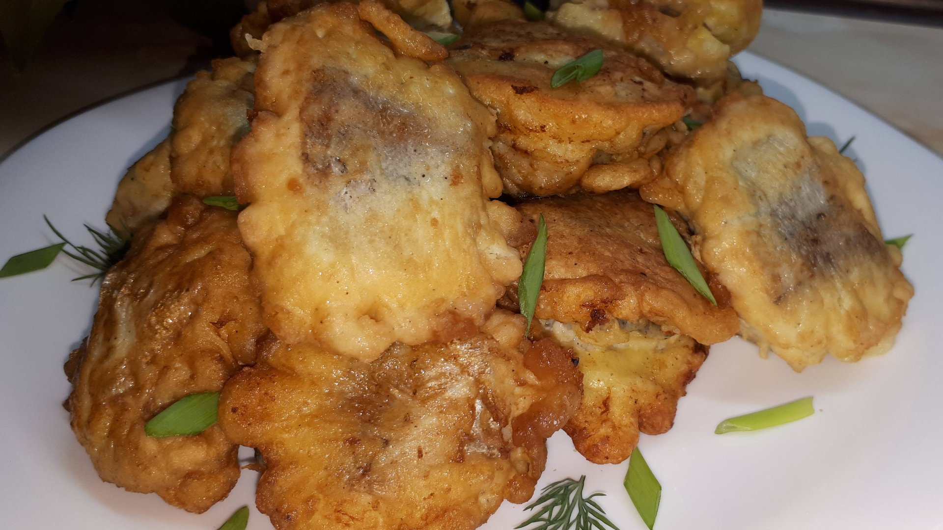 Минтай в кляре со сметаной на сковороде. Вкусная минутка от Натали.