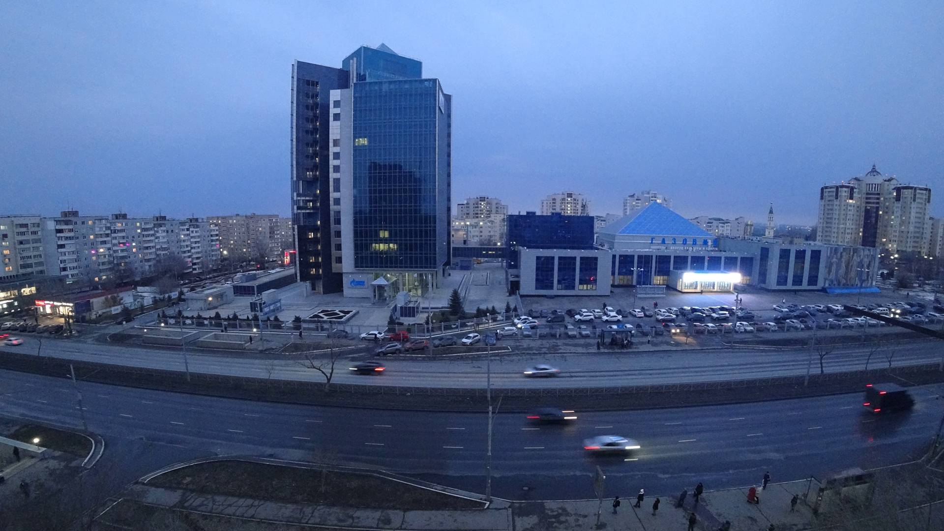 Вечерний Оренбург / офис Газпром добыча Оренбург - таймлапс / timelapse