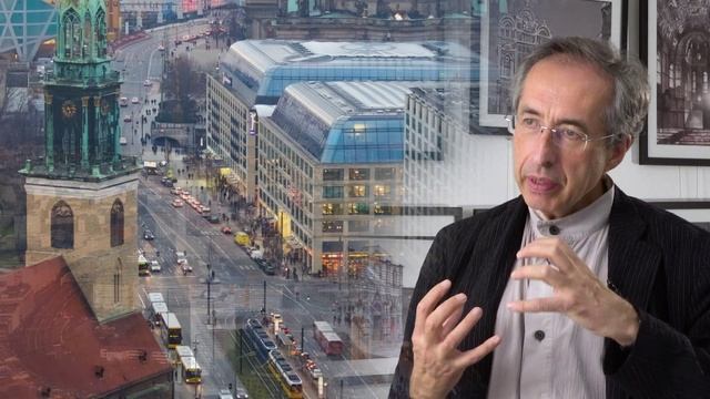 Презентация художественной выставки "Города в движении"