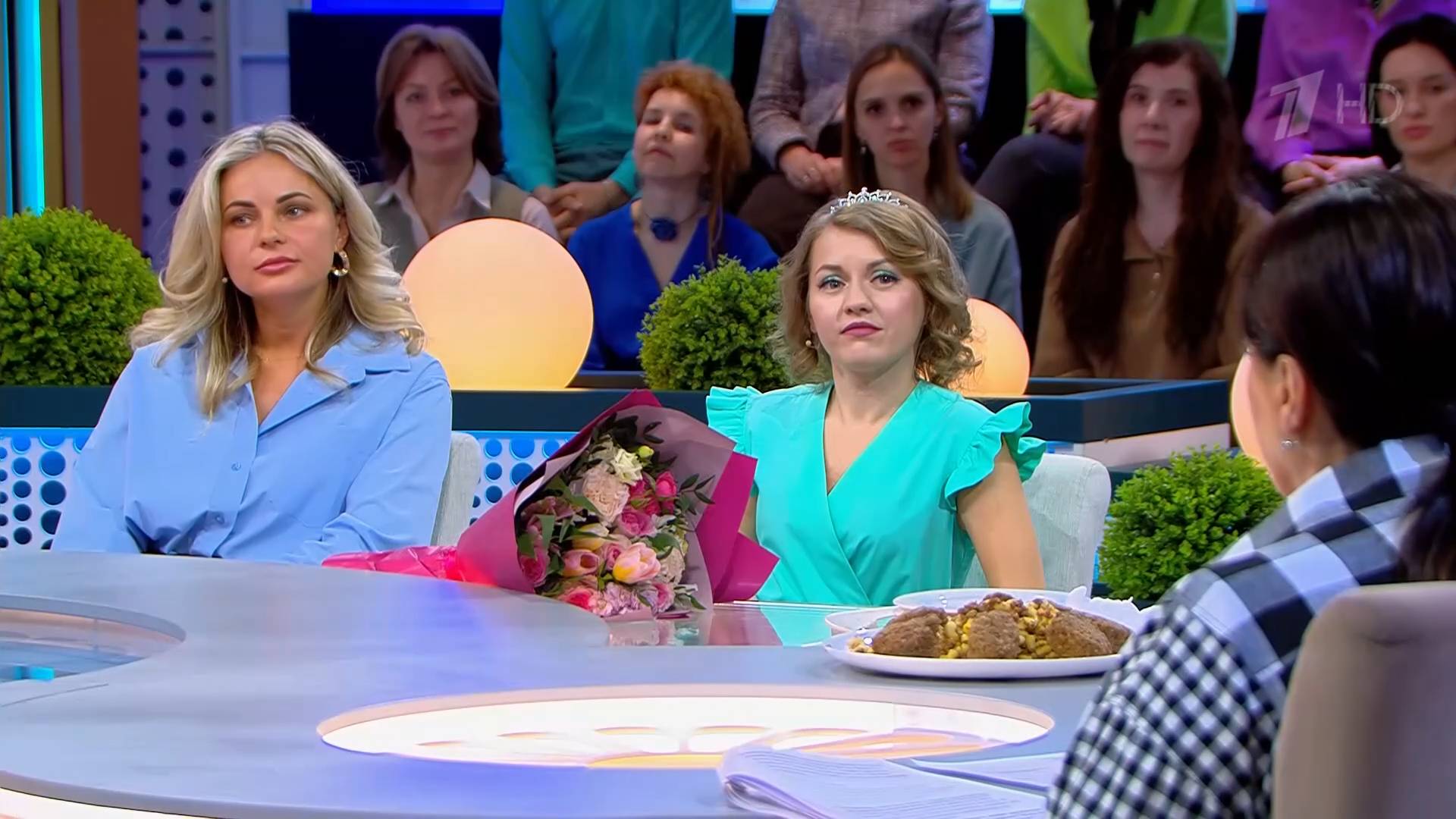 С такими женихами, на поле картошку сажать не сядешь.