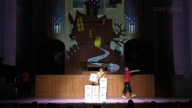 Музыкальный спектакль «Разноцветный городок». Коллектив «Хористы»