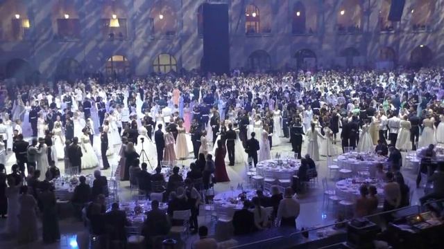 Международный благотворительный кадетский бал в Москве