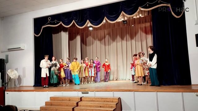 Спектакль «Приключения колобка в тридевятом царстве», Театр на Красной