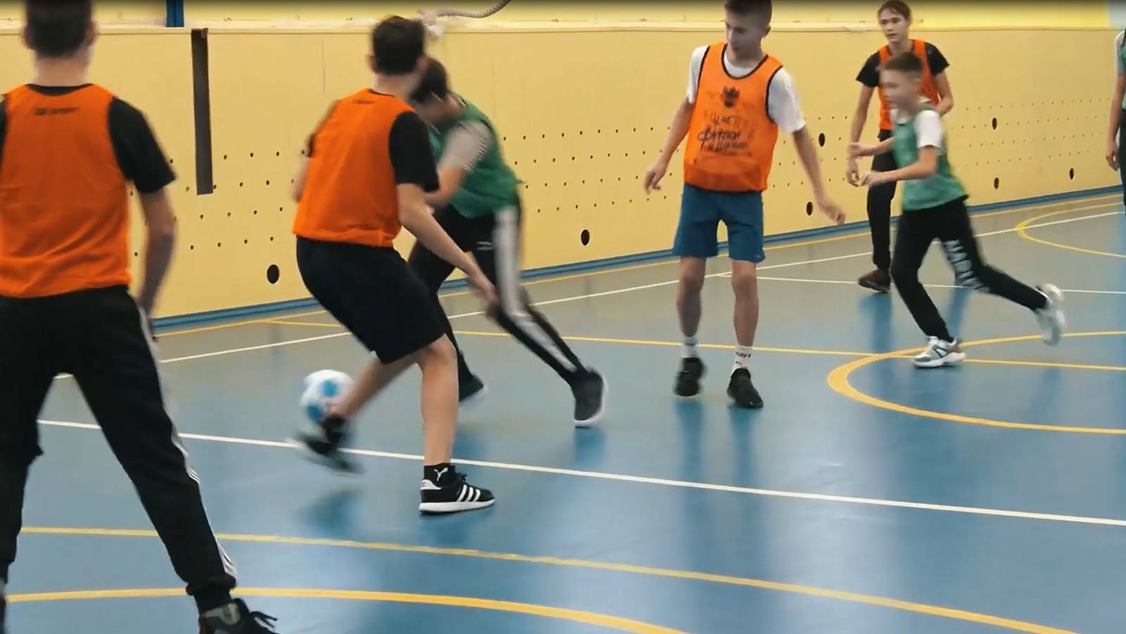 ЖК Мотовилихинsky - футбол не для девочек?