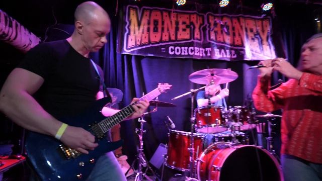 Полноприводный внедорожник (Ленинград). ИВАН ТУРИСТ