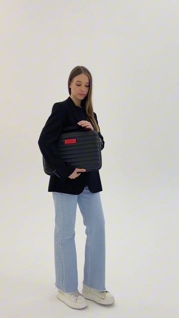 Идеально черный матовый кейс от Optimum — стиль, защита и функциональность в каждой детали!