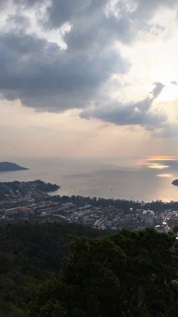 Ветер свободы: Пролетая над Пхукетом🕊️🌴🧘♂️⛱️