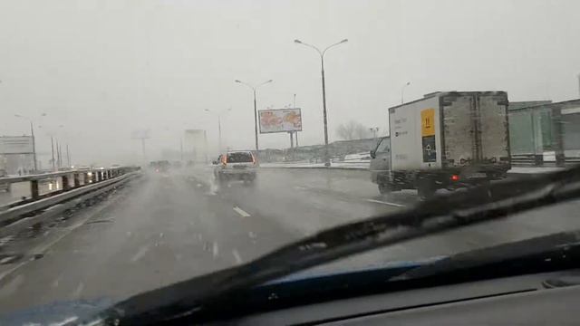 Снегопад в Москве 2 апреля  2021 года