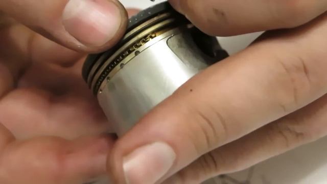 Как установить кольца на поршень
