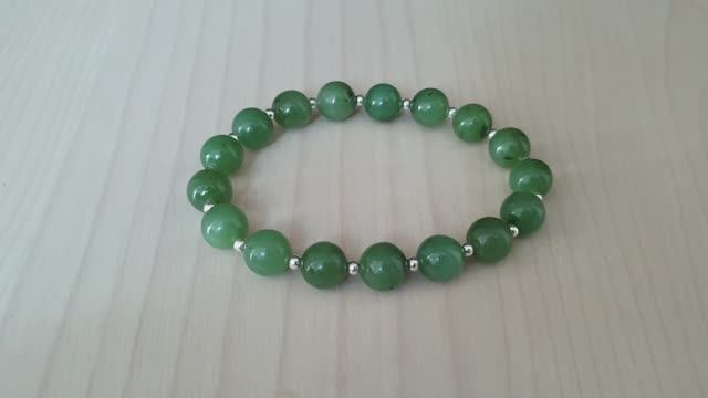 Браслет из нефрита и серебра 03/10