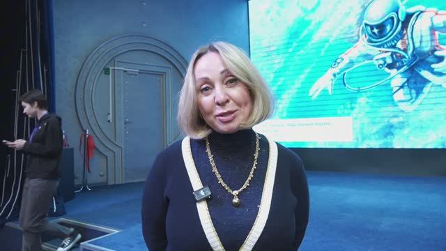 Оксана Алексеевна Леонова поздравляет с 60-летним юбилеем со дня выхода человека в открытый космос