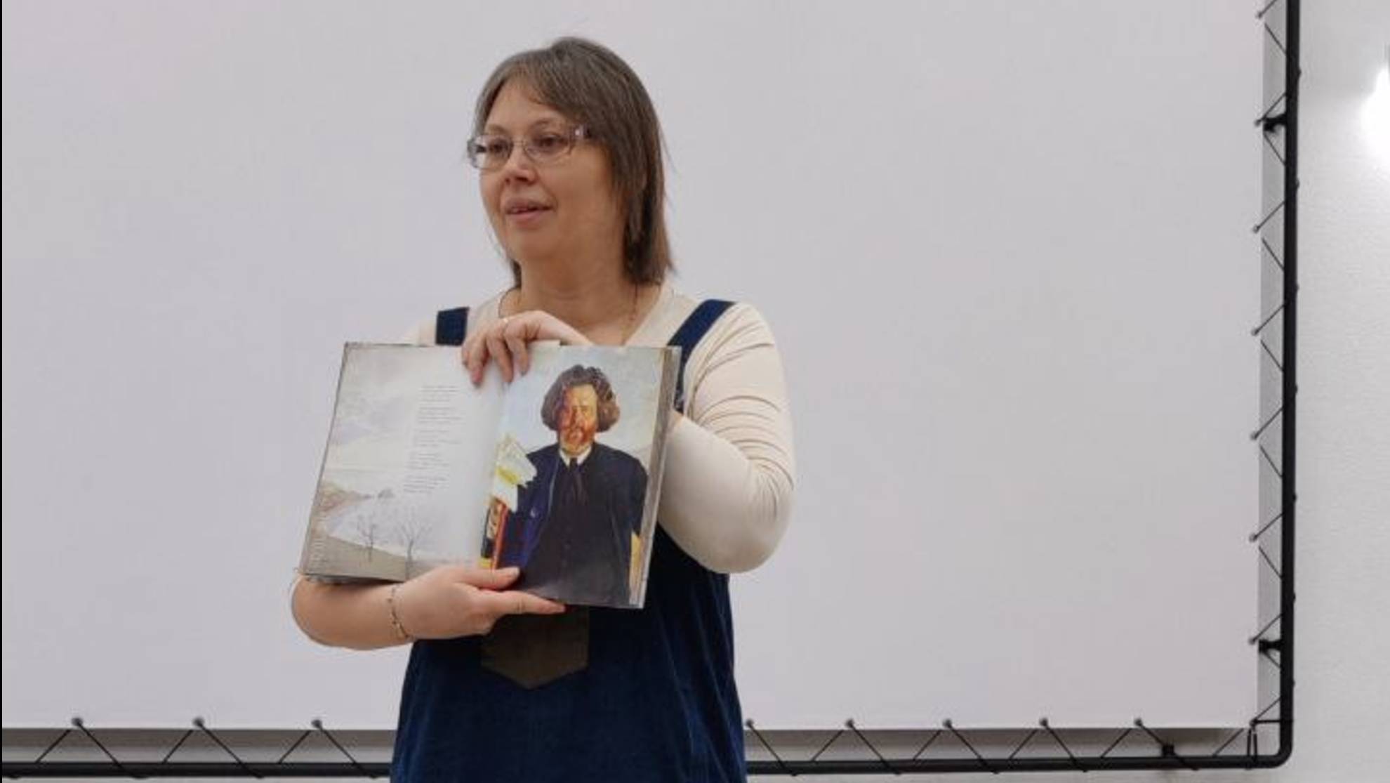 Читаю стихи Ахматовой и Волошина