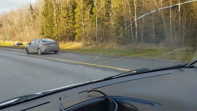 Машина улетела в кювет и сгорела