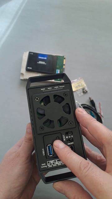 Док-станция для жестких дисков HDD и SSD.