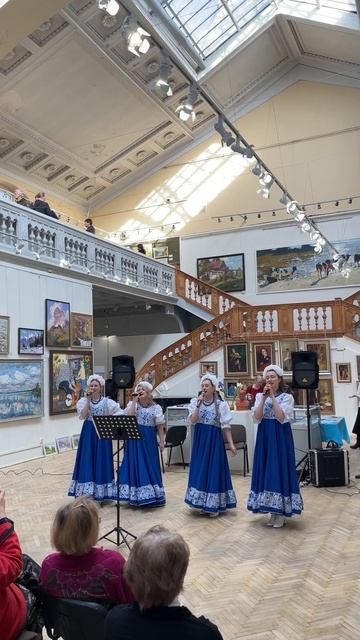"На солнечной стороне"  в СПбСХ

Выставка проходит в Большом зале СПбСХ до 23 марта