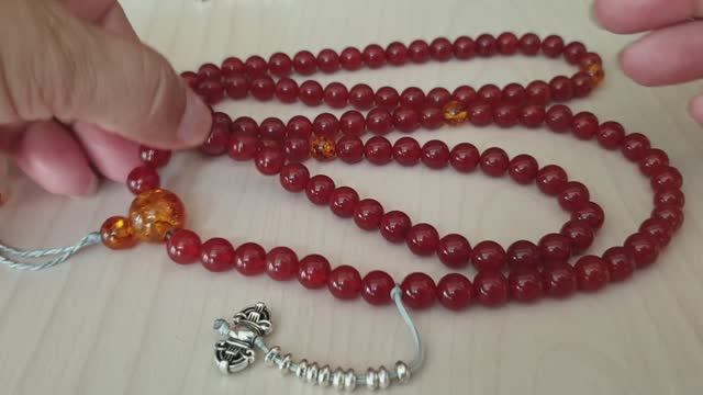 Мала 108 из сердолика и янтаря