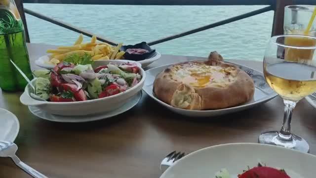 ОТЛИЧНЫЙ ГРУЗИНСКИЙ РЕСТОРАН  В БАТУМИ.