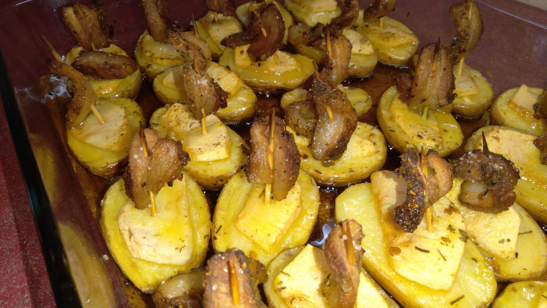 Картошка под парусом - шпик и яблоки