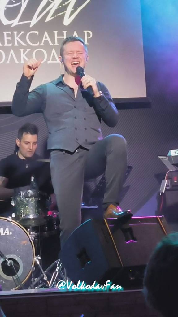 Самая сложная песня Take On Me #takeonme #aha #александрволкодав #live #концерт #concert